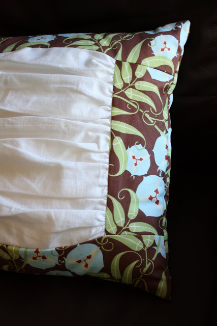 Ruffly Pillow. - Sew Much Ado