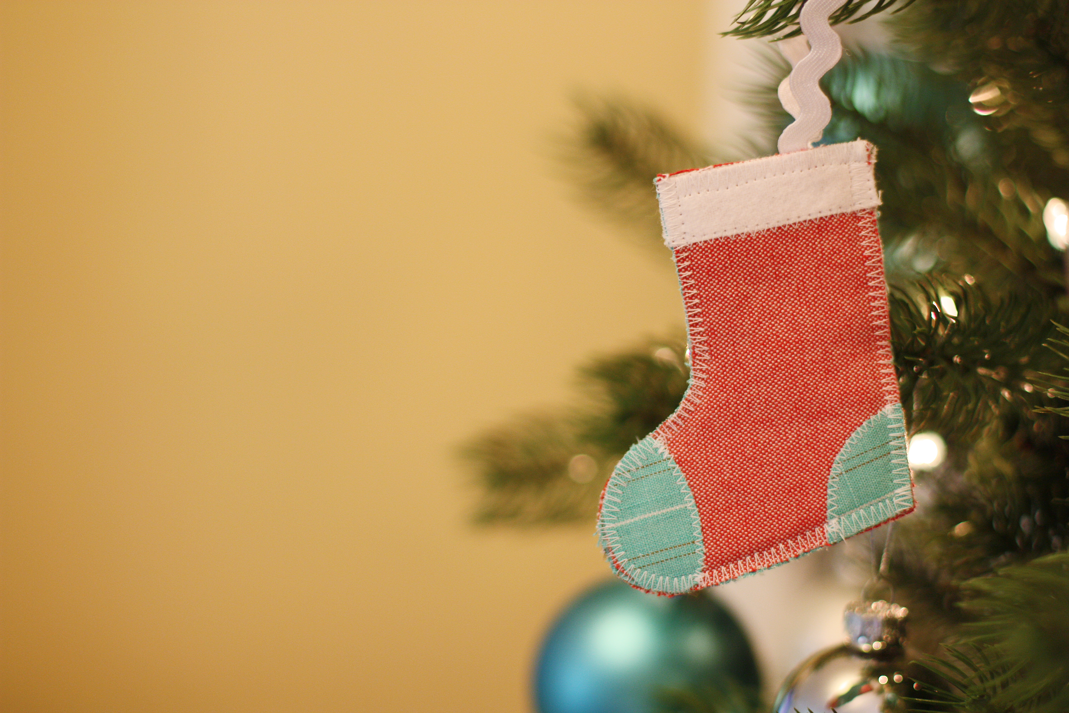Mini Stocking Ornaments Free Pattern - Sew Much Ado